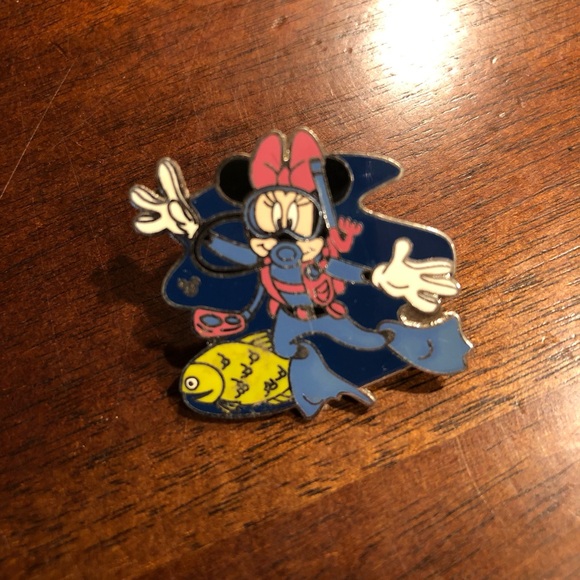 Disney | Jewelry | Disney Minnie Mouse Scuba Diving Pin Cast Lanyard ...